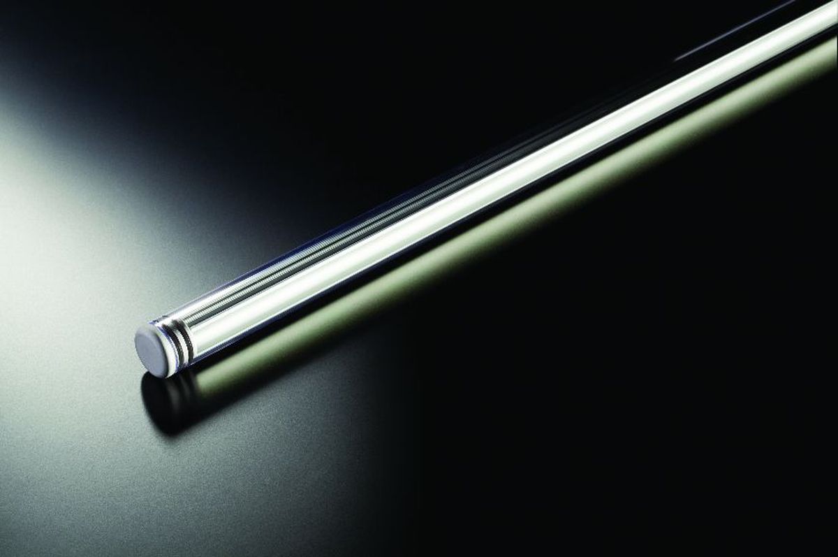 Linear Tube di B LIGHT illumina la Torre Merville a Jesolo