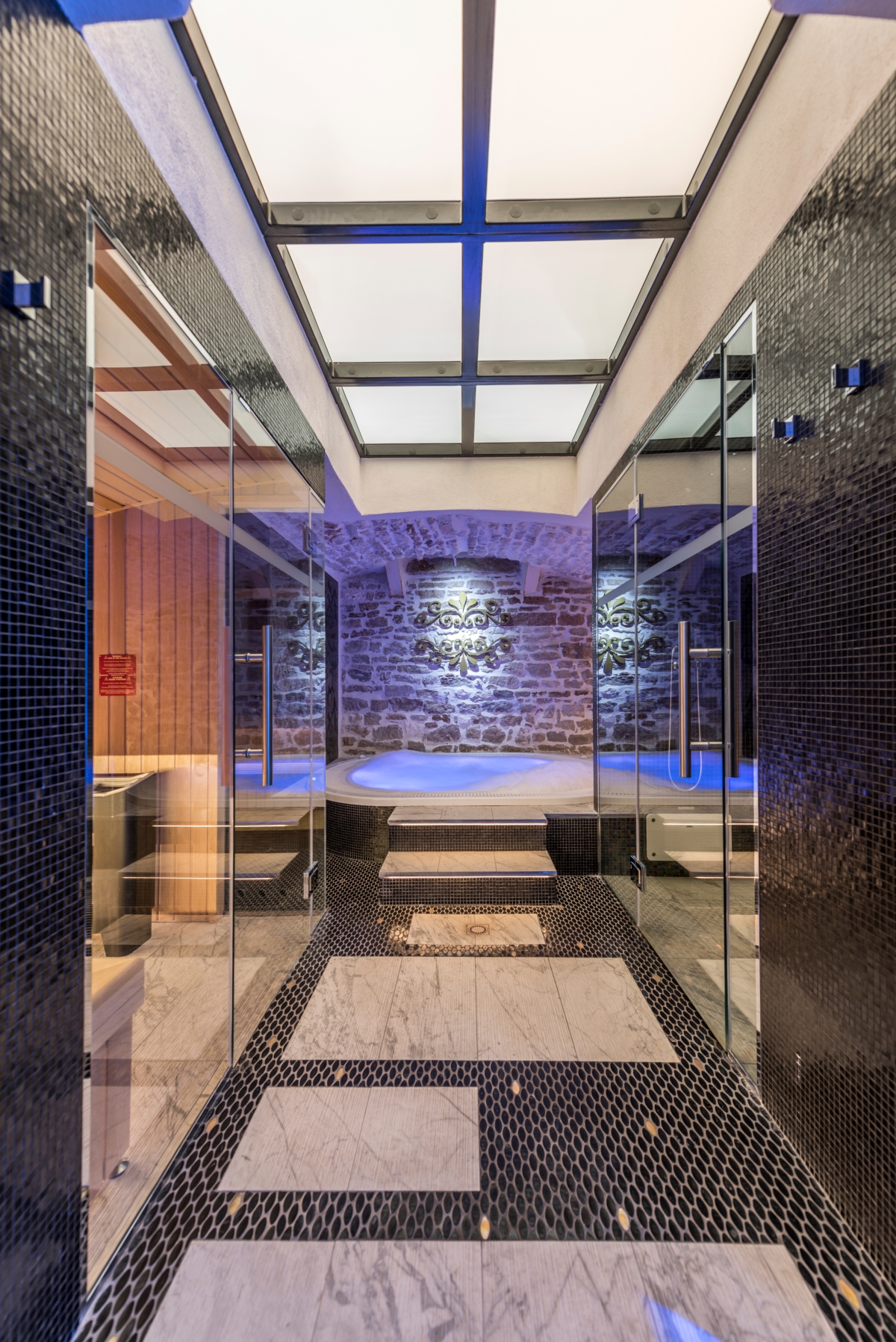 A SPA with a medieval atmosphere in an ancient crypt - Social Design ...
